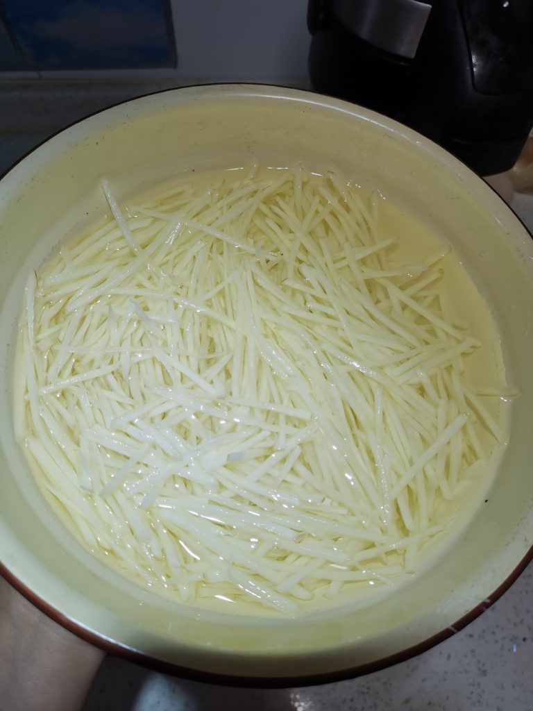 Shredded potato with vinegar - Iris Magic Kitchen